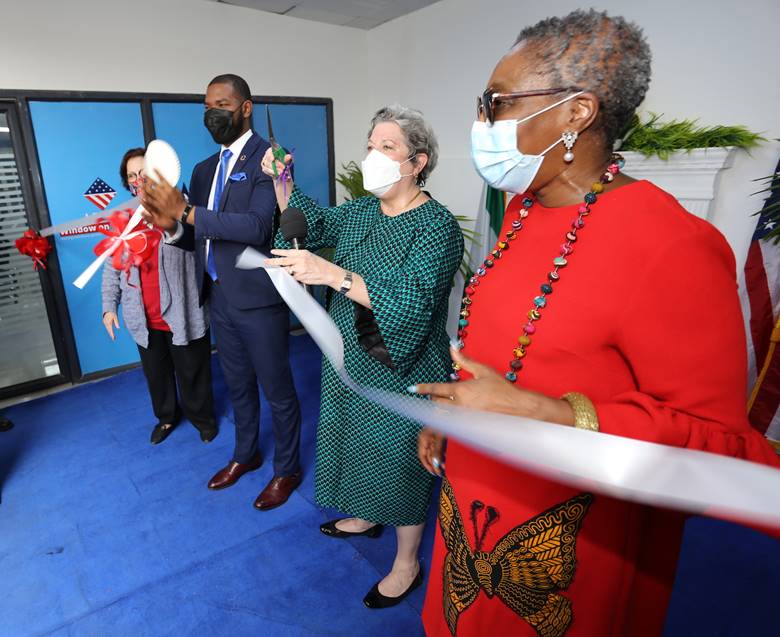 U.S. Ambassador Opens 1st Window on America in Nigeria - The Cheer News